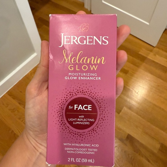 Jergens | Skincare | Jergens Melanin Glow Moisturizing Glow Enhancer ...